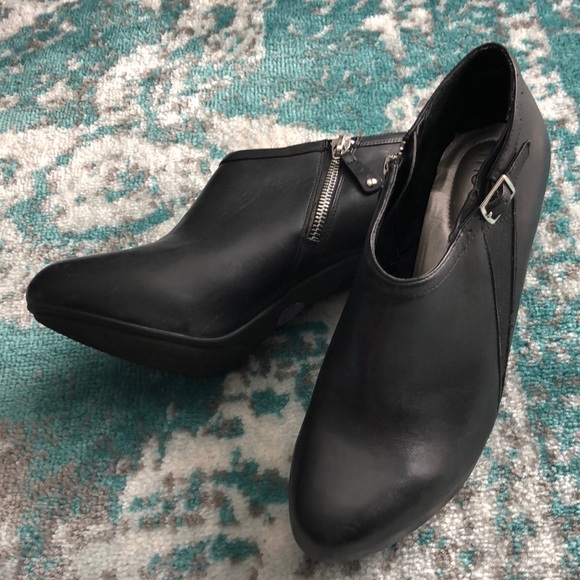 me too | Shoes | Cutest Me Too Black Leather Ankle Boots Sz 85 | Poshmark